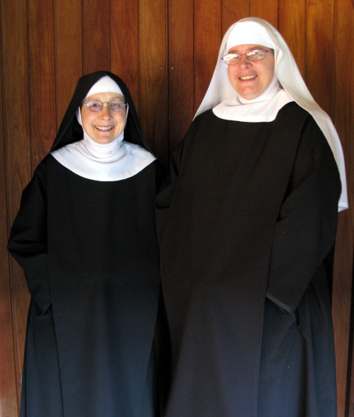 Benedictine Nuns Habits